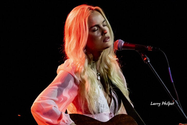Zandi Holup is a rising star, with classic country style ...